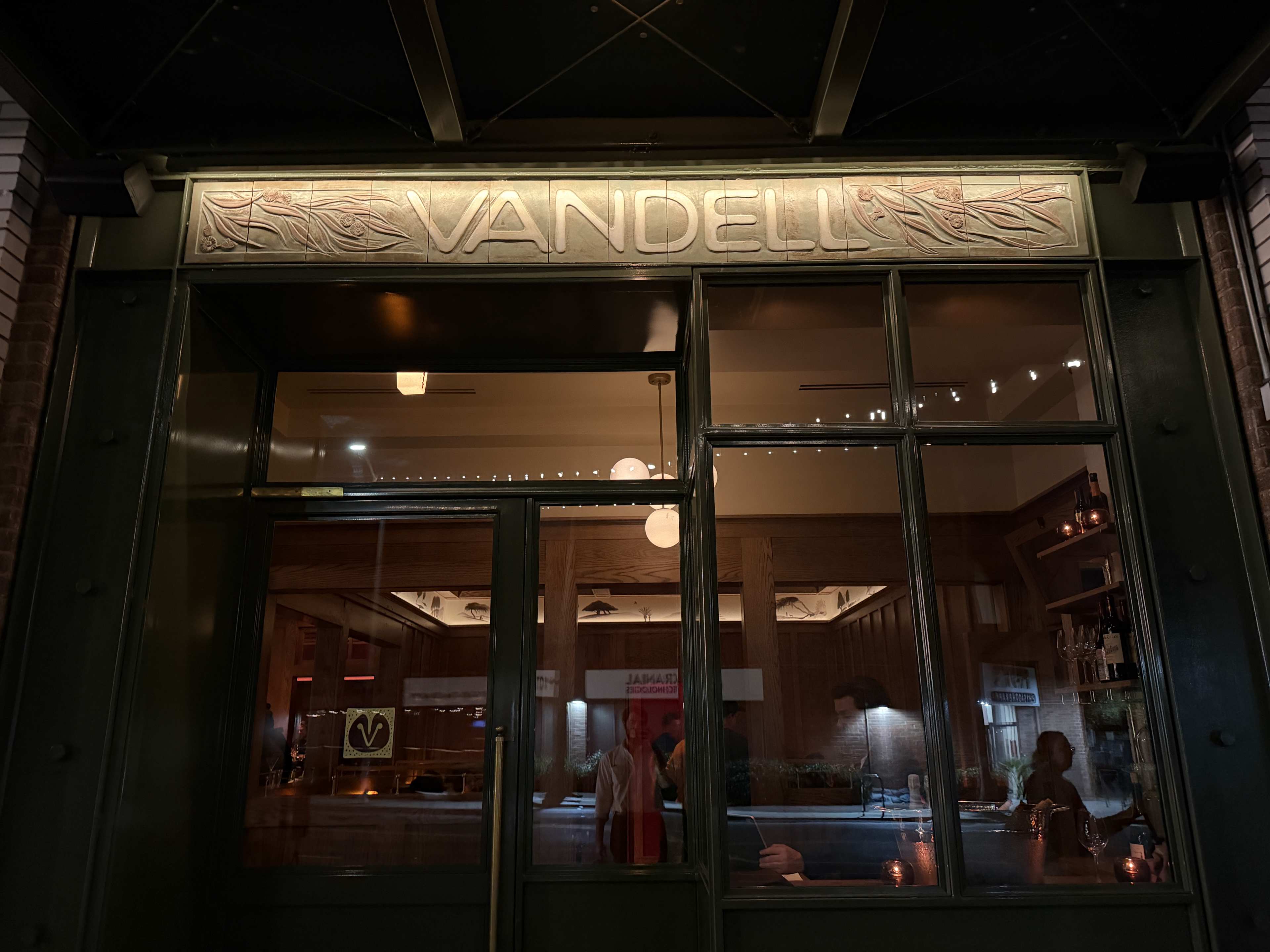 Vandell is Los Feliz's hottest spot for a nightcap - Review - Los ...