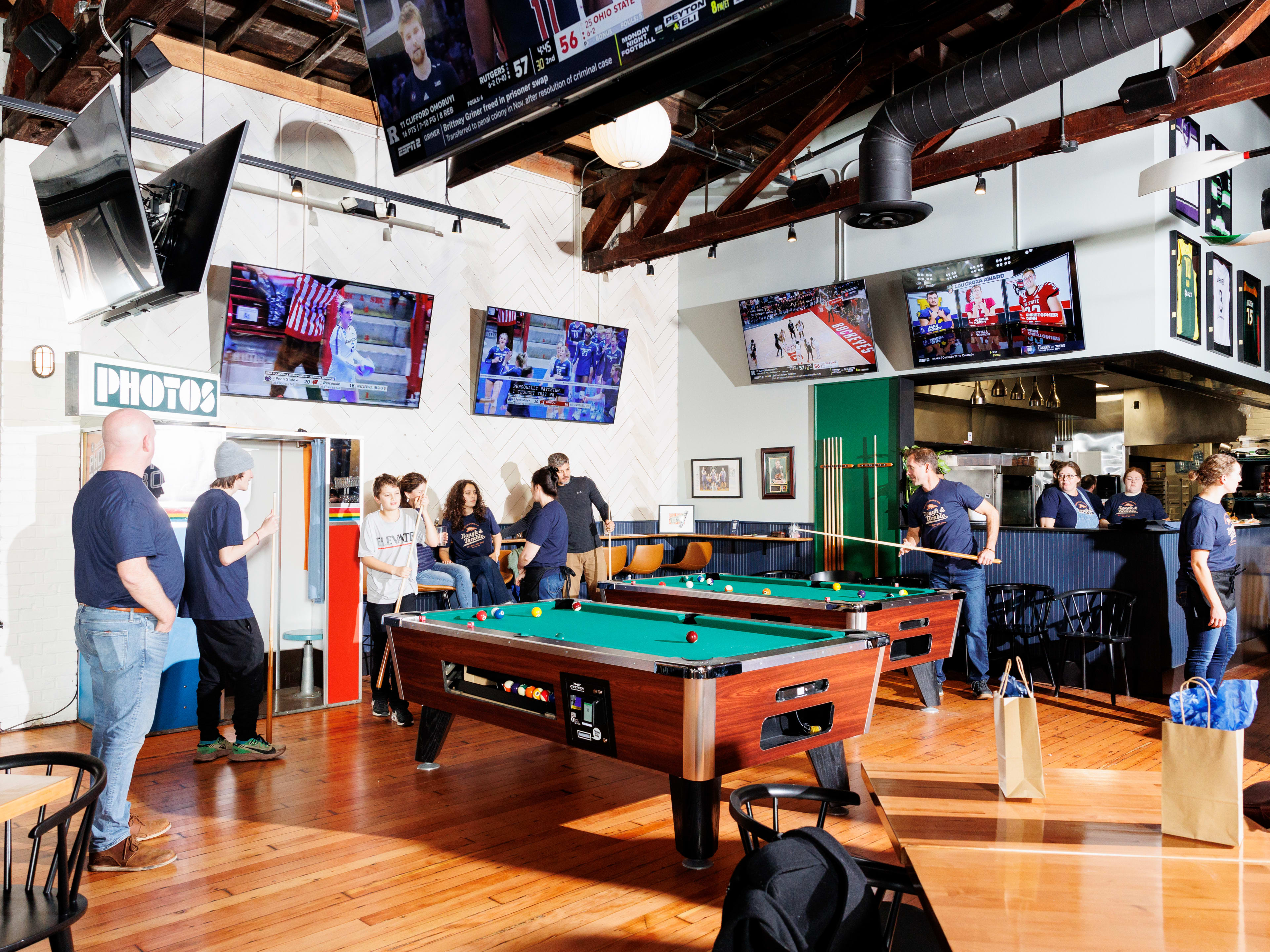 With over 100 TVs, Tom's Watch Bar takes sports watching seriously ...