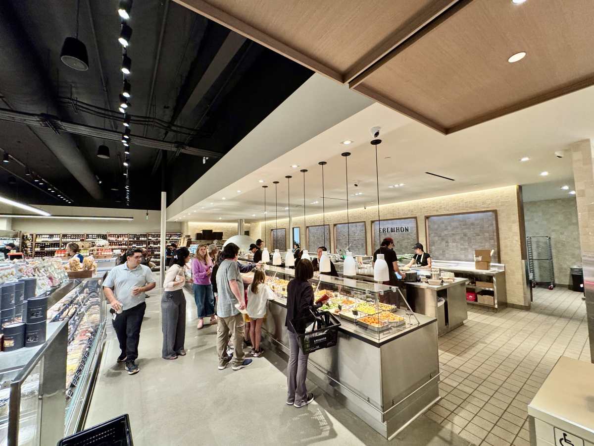 Erewhon Manhattan Beach - Review - Manhattan Beach - Los Angeles - The ...