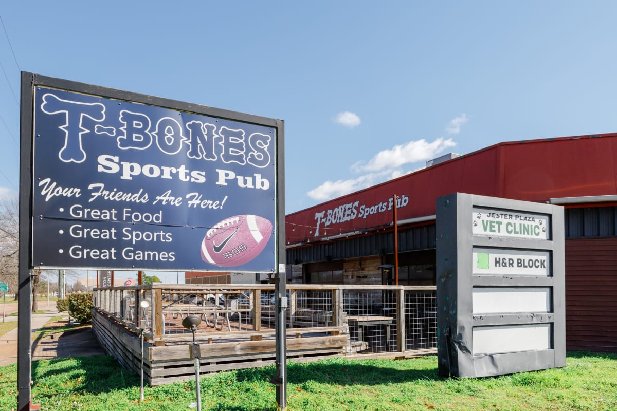 T-Bones Sports Pub - Review - Lazybrook/Timbergrove - Houston - The ...