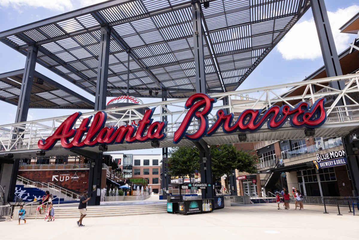 The 15 Best Places To Eat & Drink At The Battery Atlanta, Ranked ...