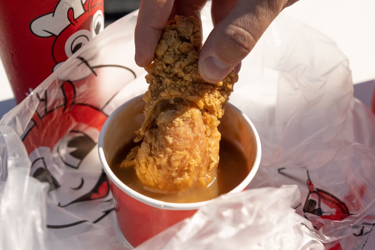 When mall shopping needs a fried chicken boost, go to Jollibee - Review ...