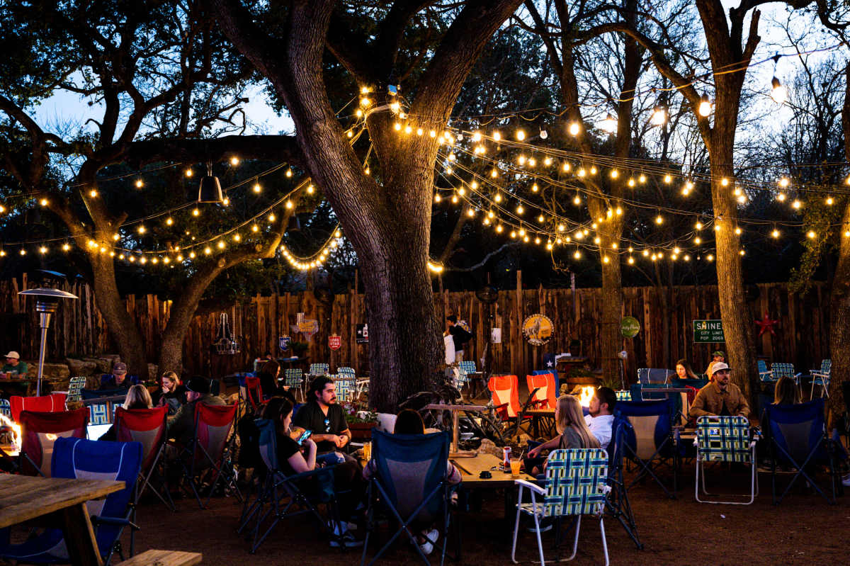 The 24 Best Outdoor Patios And Backyards At Austin Restaurants And Bars ...