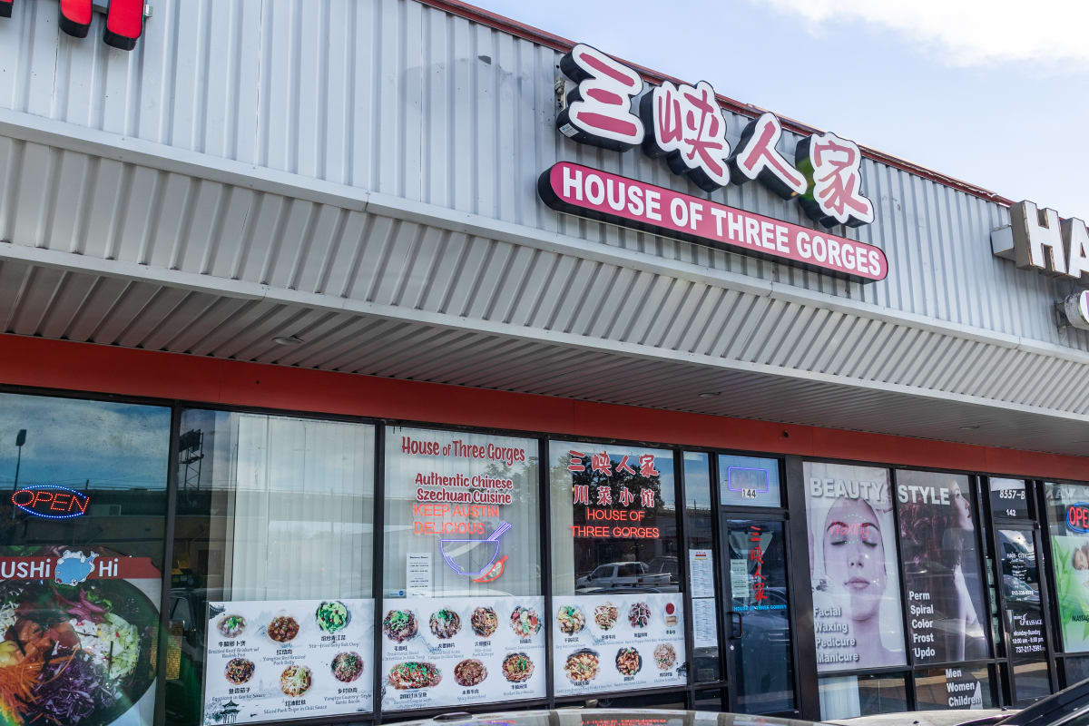 House of Three Gorges is a simple place with complex Sichuan flavors ...