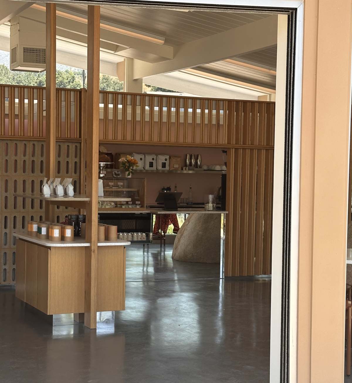 How's It Going To End? - Review - La Crescenta-Montrose - Los Angeles ...