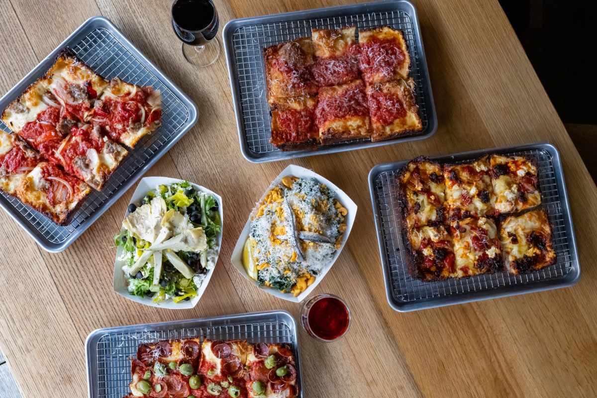 My Friend Derek's shows off Seattle's thriving pizza scene - Review ...