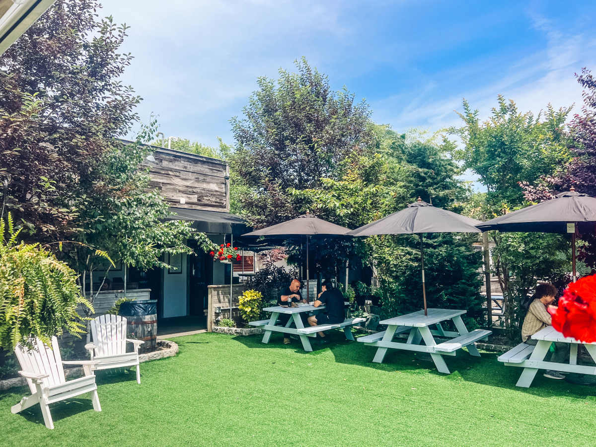 Callie's - Review - Rockaway Beach - New York - The Infatuation