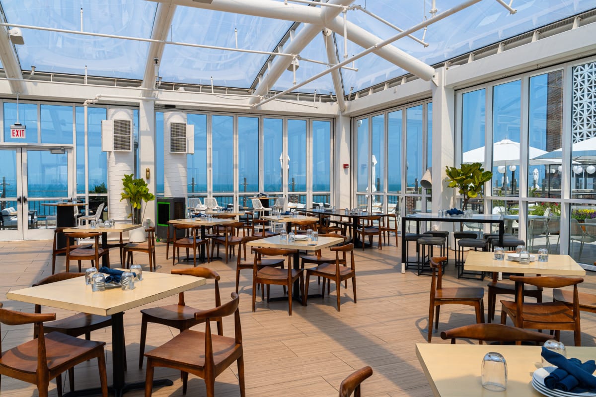 Offshore Rooftop - Review - Streeterville - Chicago - The Infatuation