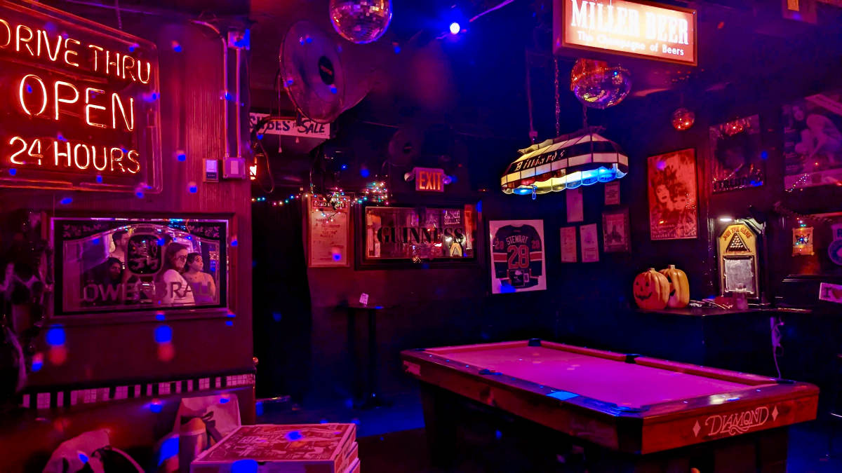 Parkside Lounge - Review - Lower East Side - New York - The Infatuation