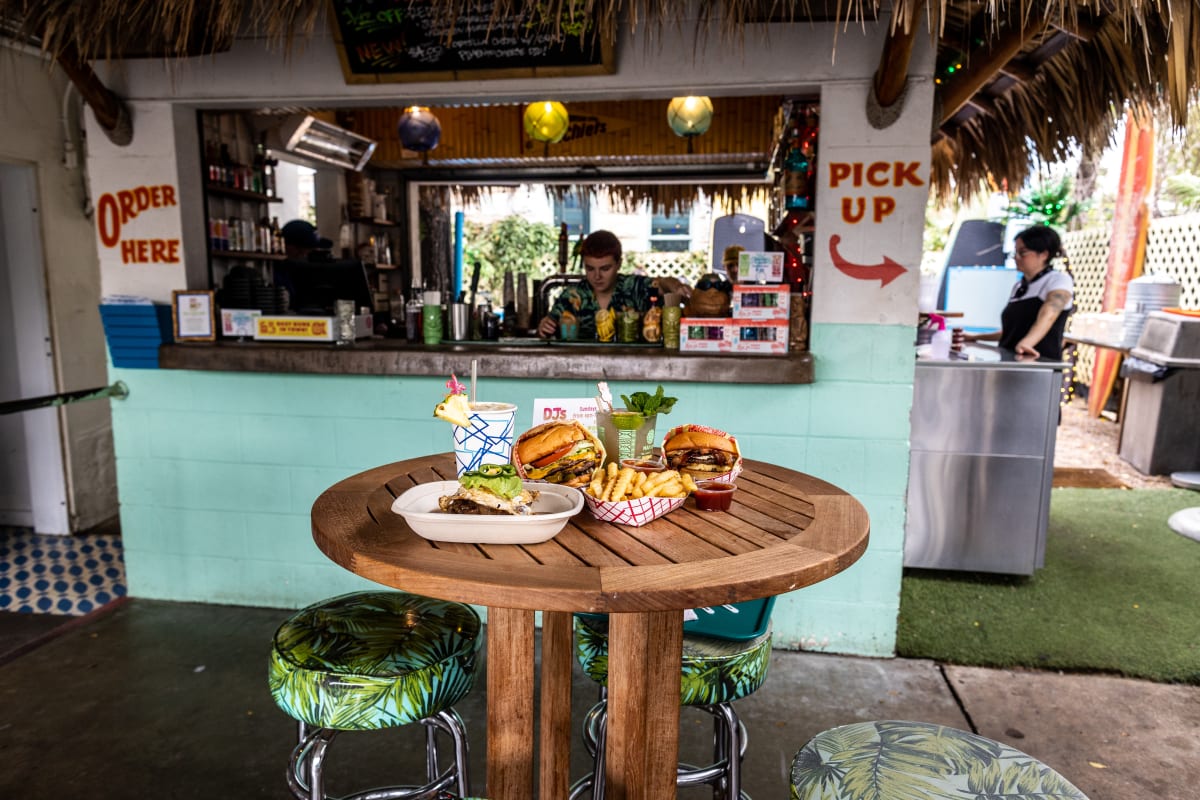 Pool Burger - Review - Tarrytown - Austin - The Infatuation