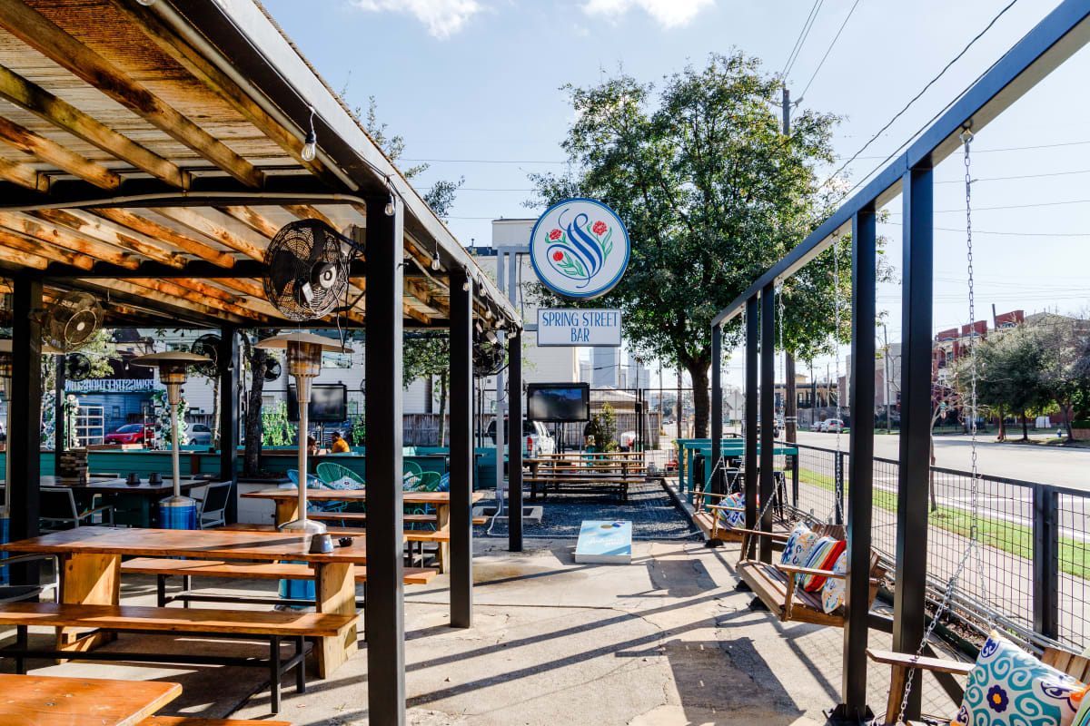 Spring Street Bar & Social Garden Review - First Ward - Houston - The ...