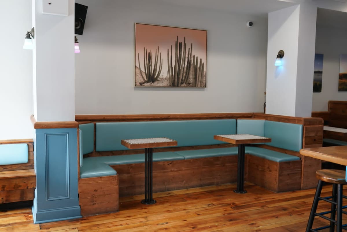 Blinky’s Bar - Review - Williamsburg - New York - The Infatuation