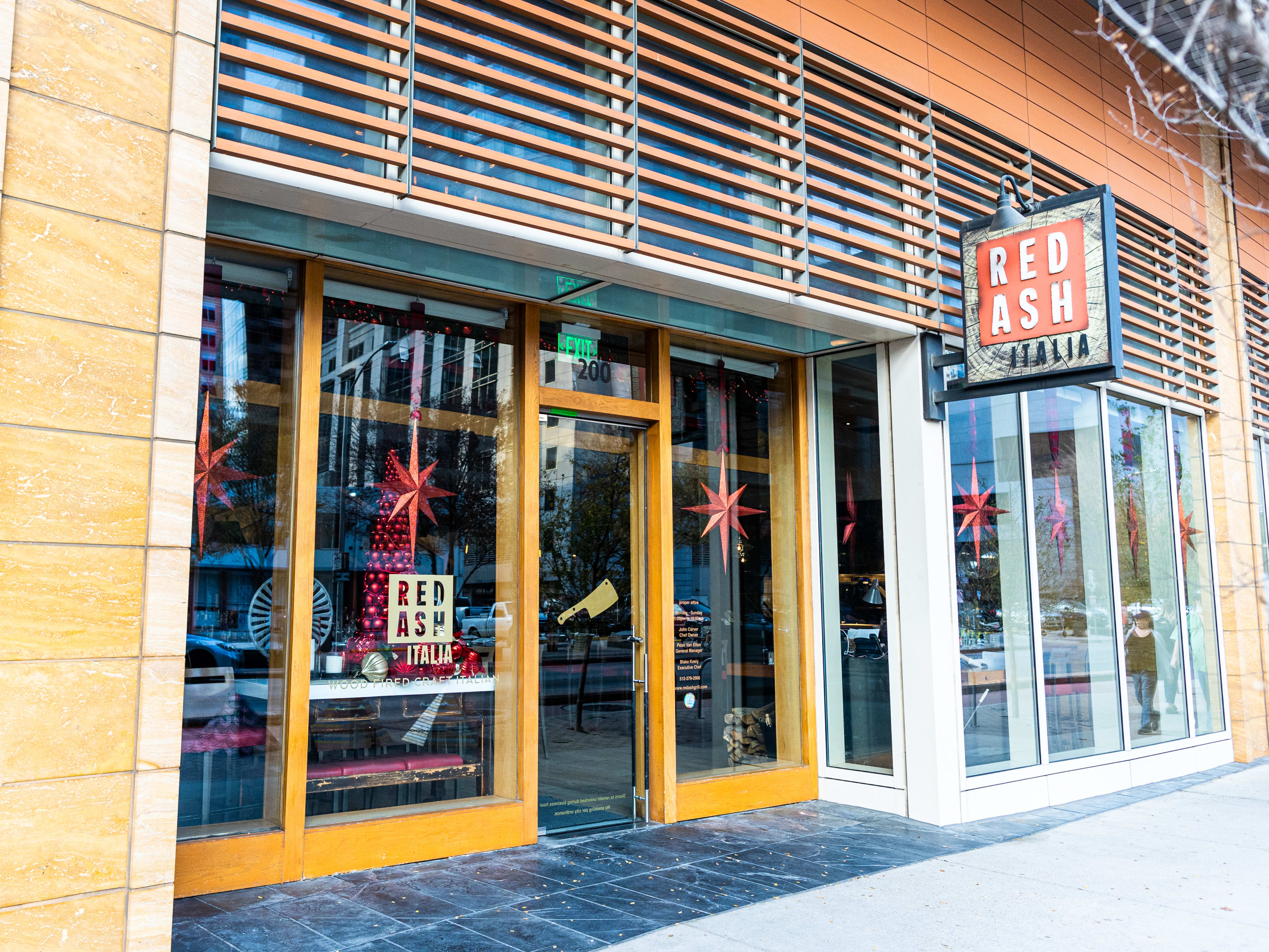 Pool Burger - Clarksville - Austin - The Infatuation