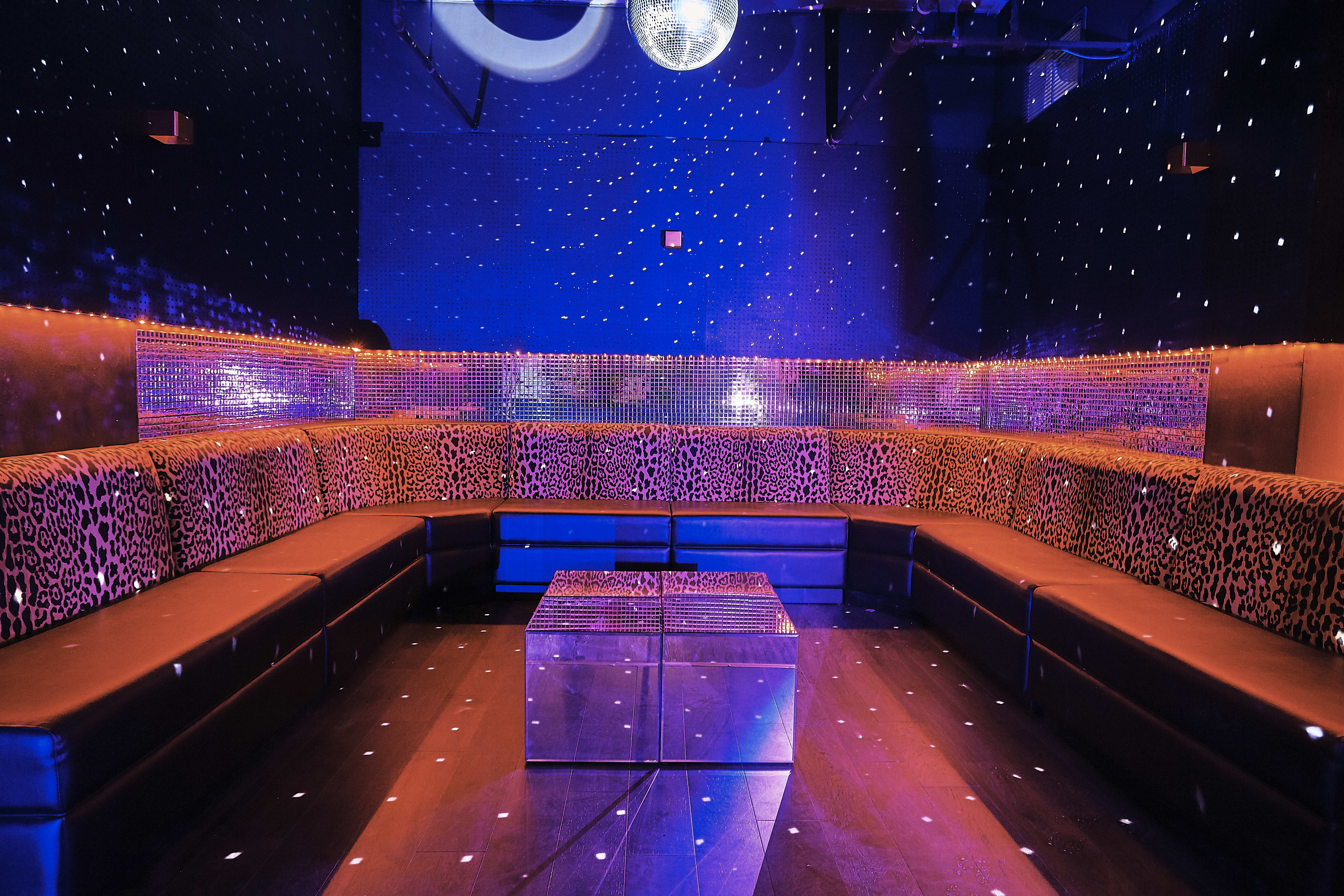 Embarrassing Nightclub Photos Of The Week