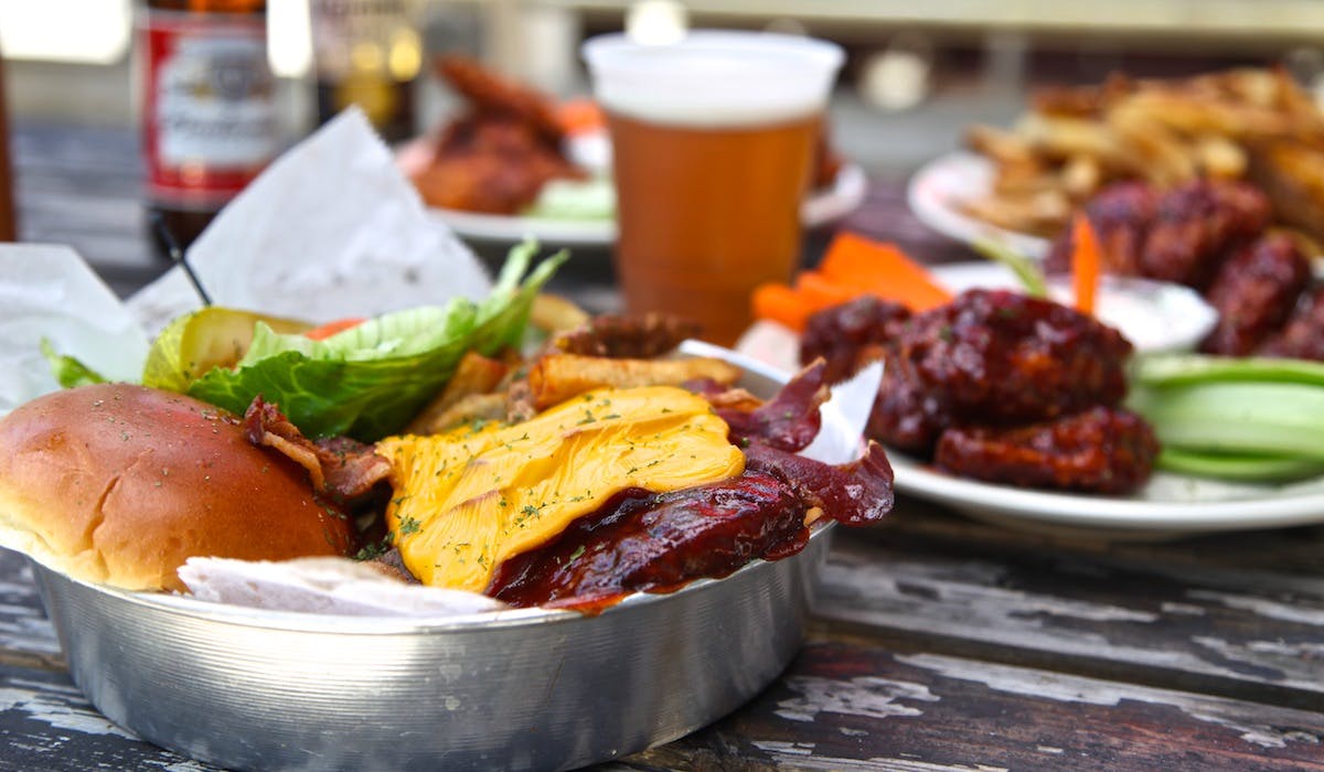 Reggies On The Beach - Woodlawn - Chicago - The Infatuation