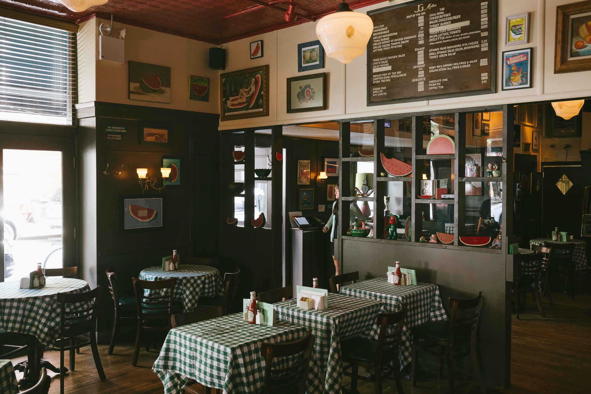 J.G. Melon Downtown - Greenwich Village - New York - The Infatuation