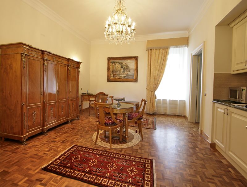 St. George Residence | The Romantic Tourist