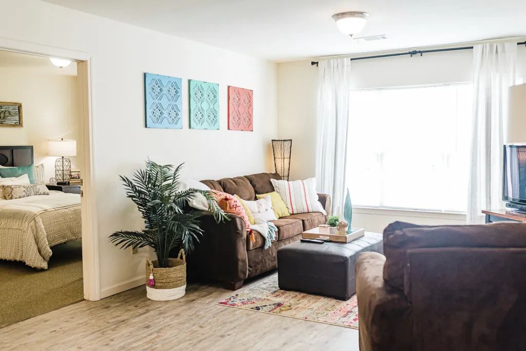 UNT Off campus Student Housing & Apartments Denton, TX