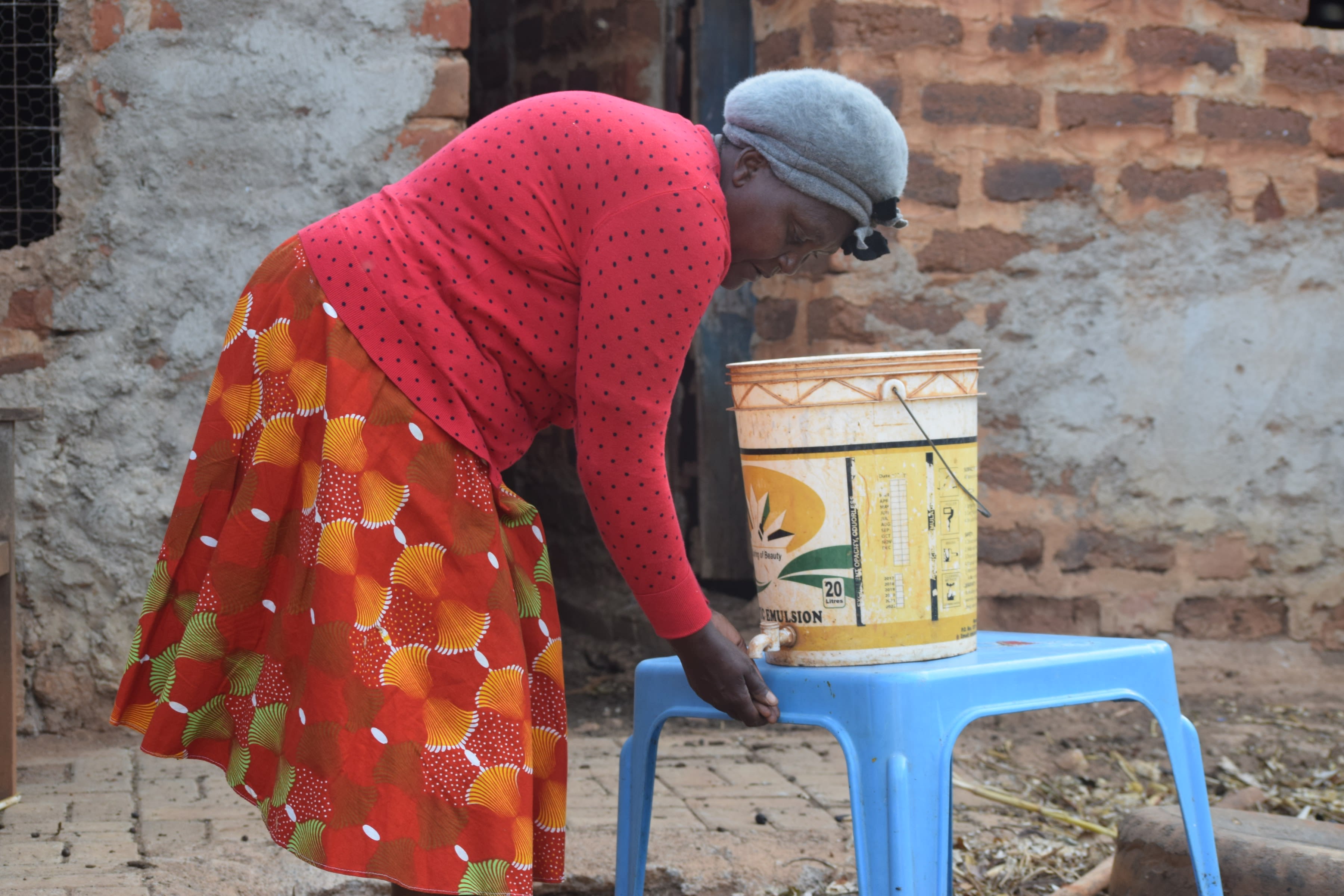 The Water Project: Kenya - Kivai Kimwatho Community 1A