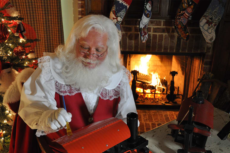The World’s Most Popular Santa Clauses Gallery