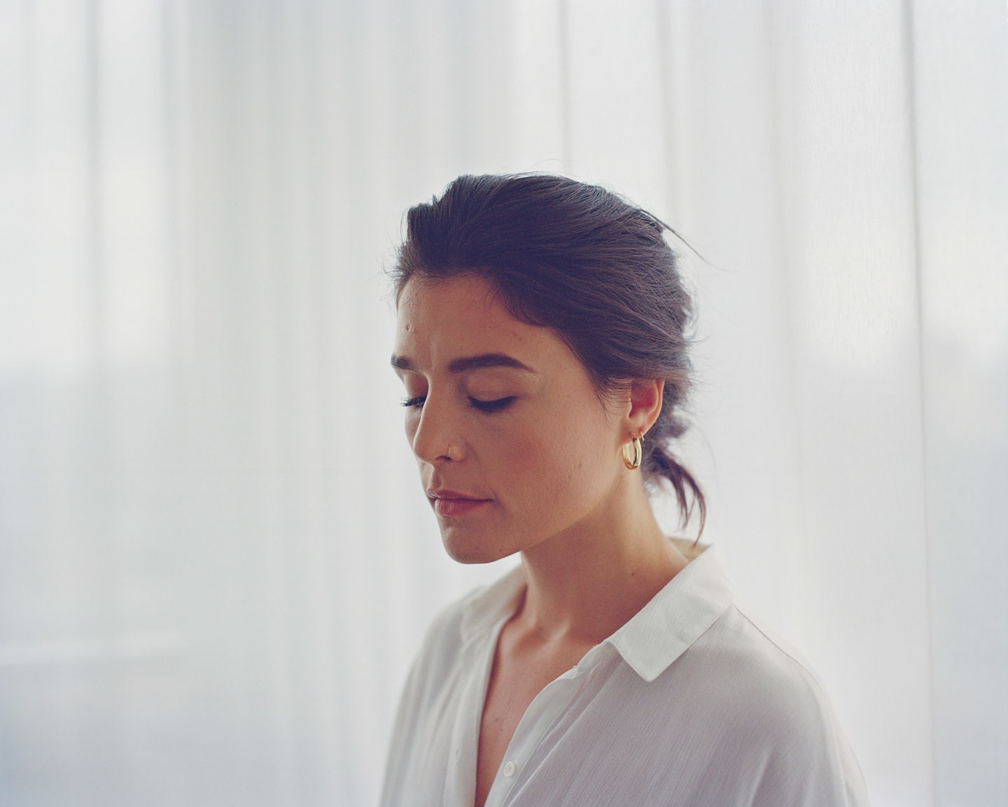 Jessie Ware Embraces The Surreal In “Champagne Kisses” Video | The FADER