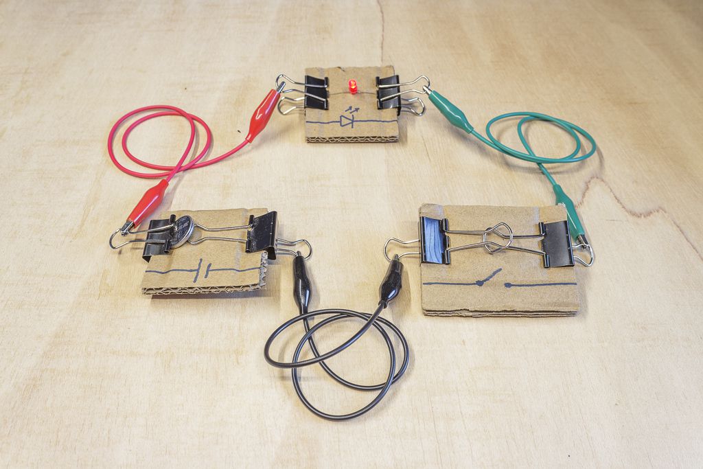 Meet Scrappy Circuits, an Accessible Way to Learn Electronics | MAKER_LAB