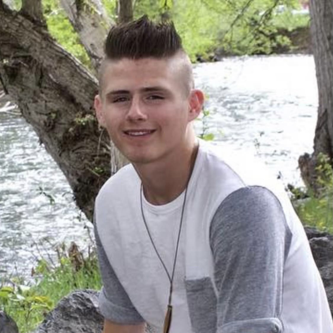 Obituary & Life Story for Zachary Harmon | Online Obituaries | theMemories