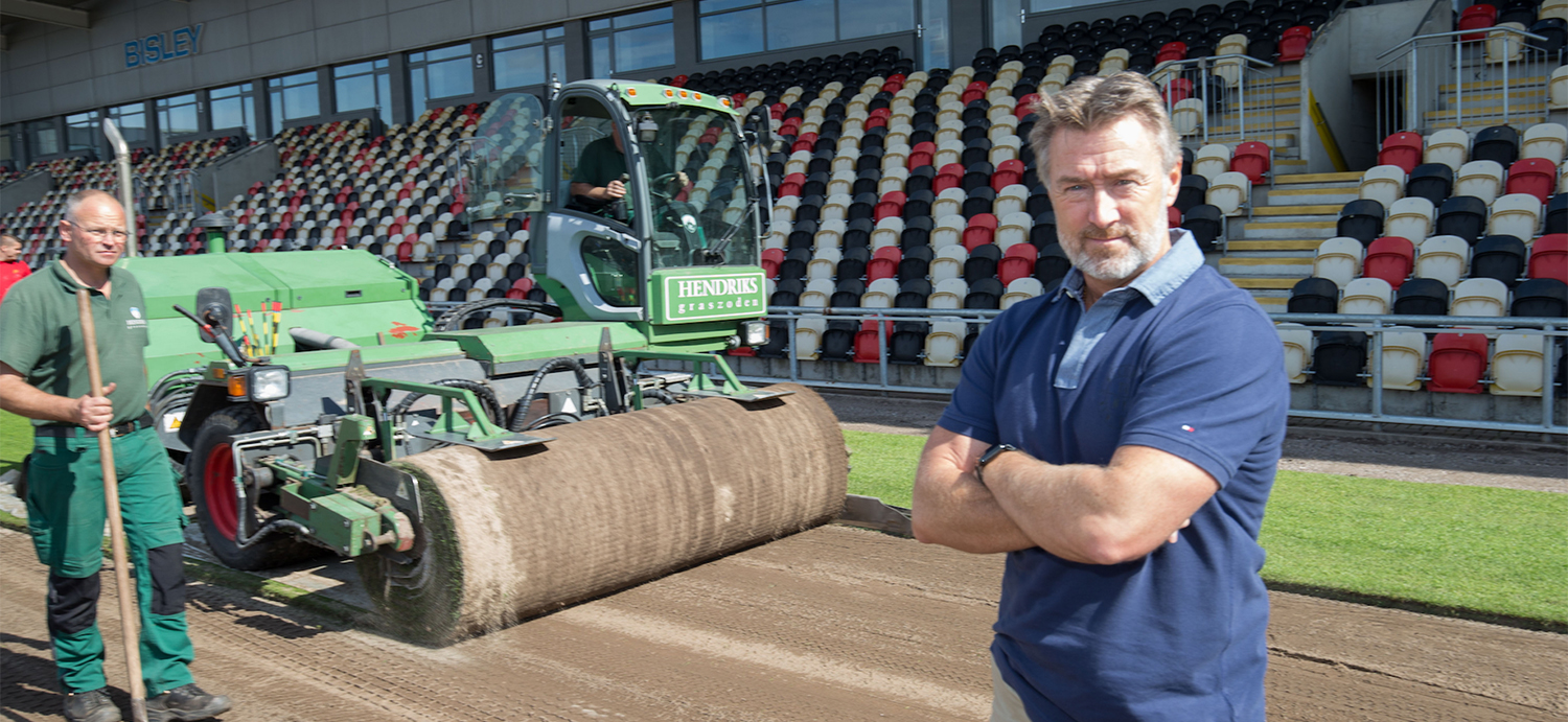 Dragon News : VIDEO: Rodney Parade Pitch Installation