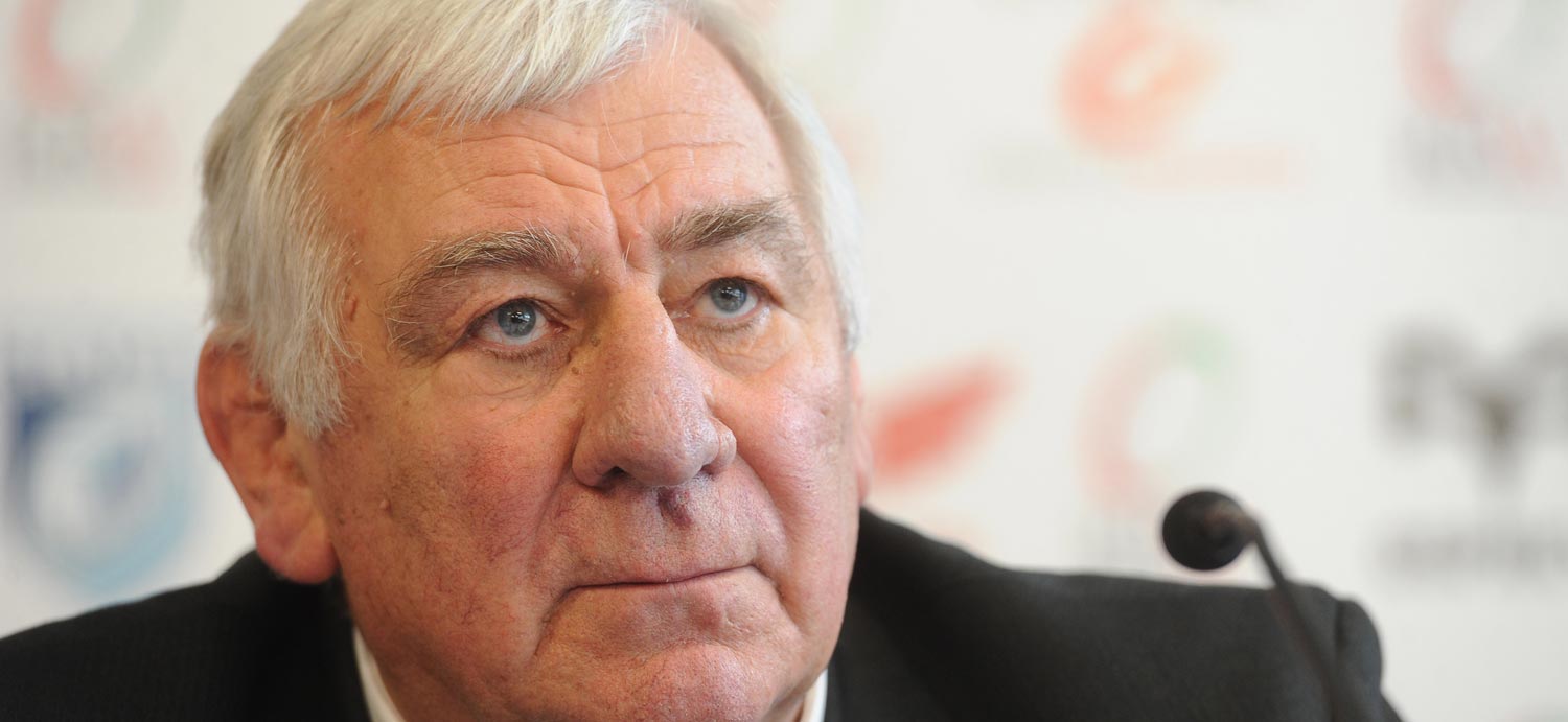 Dragon News : MARTYN HAZELL PAYS TRIBUTE TO STUART GALLACHER