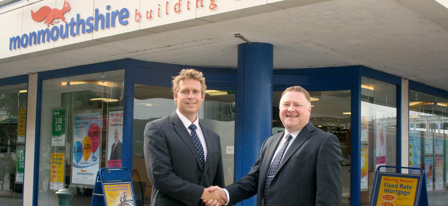 Dragon News : Dragons celebrate deal with Building Society