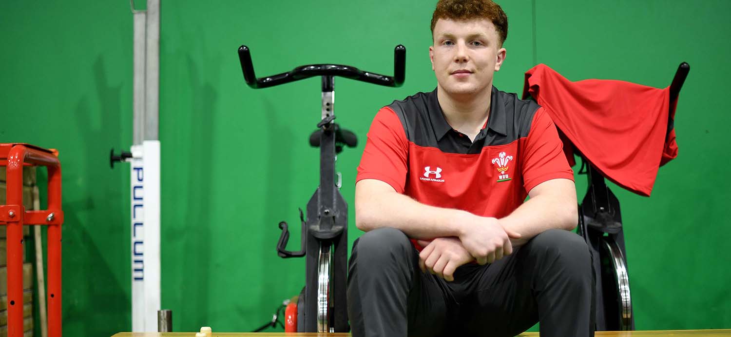 Dragon News : Owen ready for Six Nations campaign