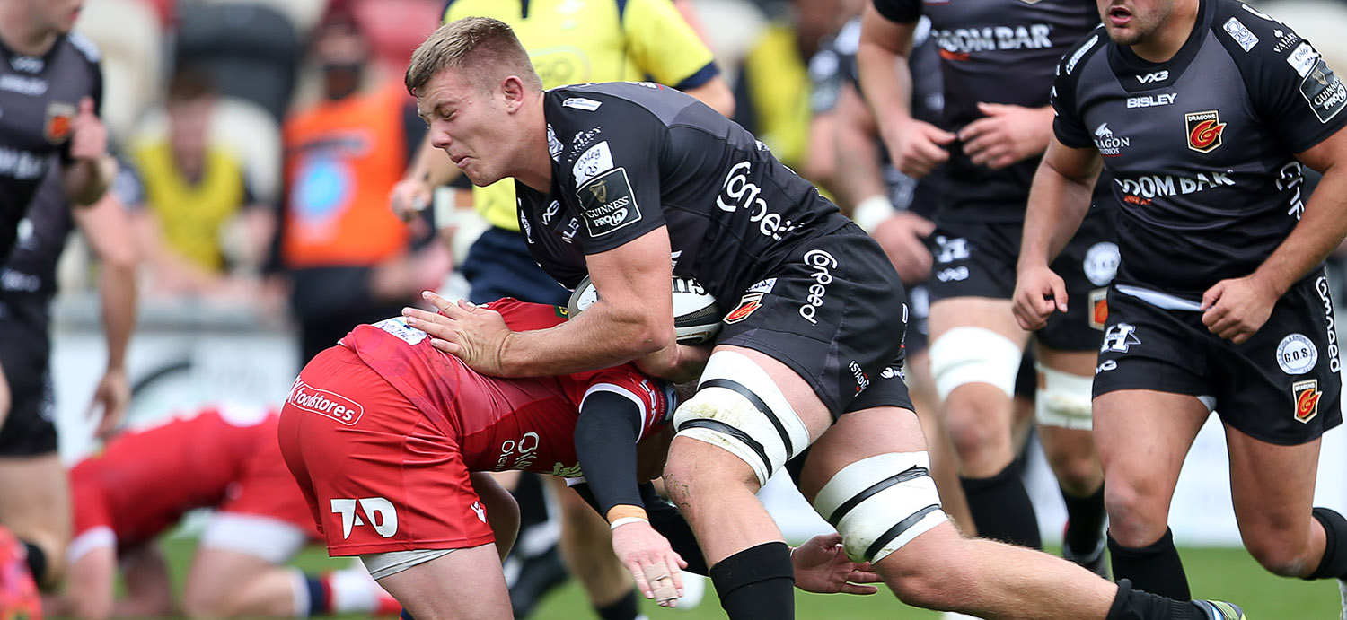 Dragon News : Narraway praise for hard-worker Carter