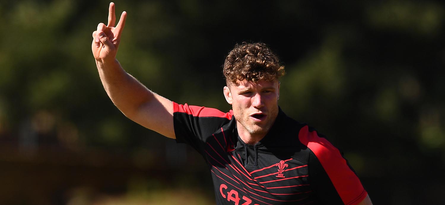 Dragon News : Rowlands relishing facing best in world