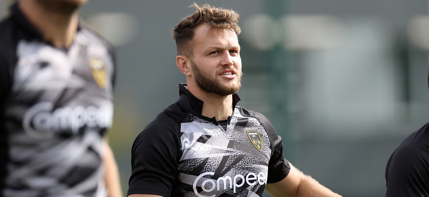 Dragon News : Coach: Hughes brings invaluable knowledge