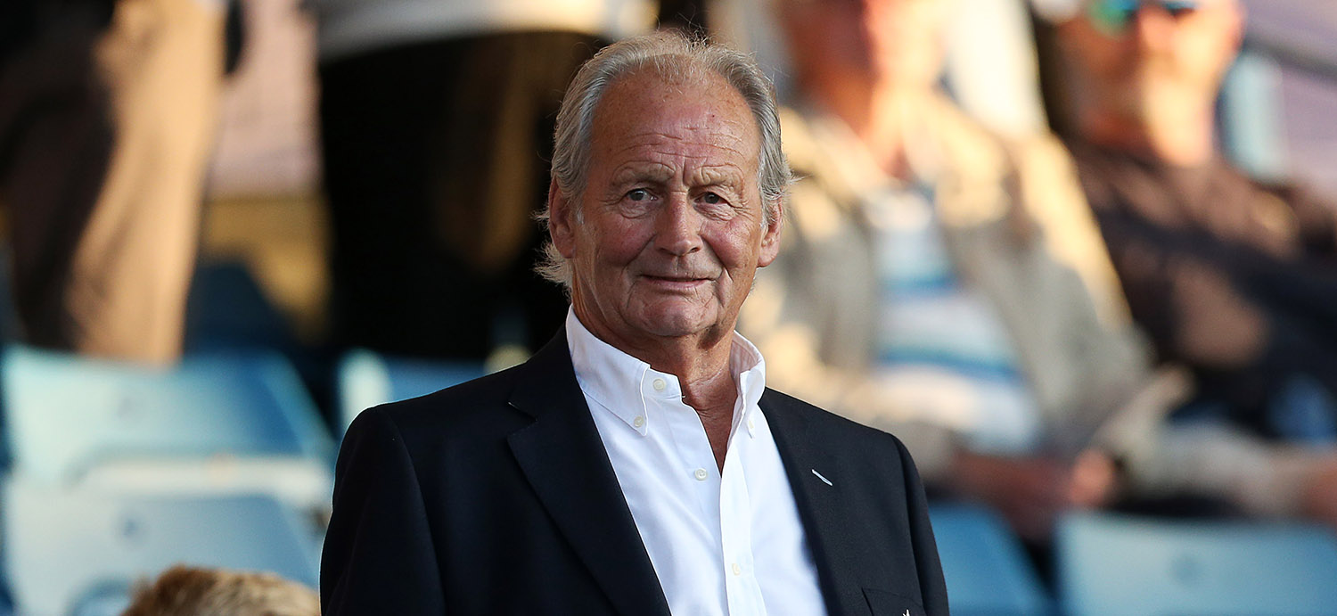 Dragon News : Dragons pay tribute to Peter Thomas