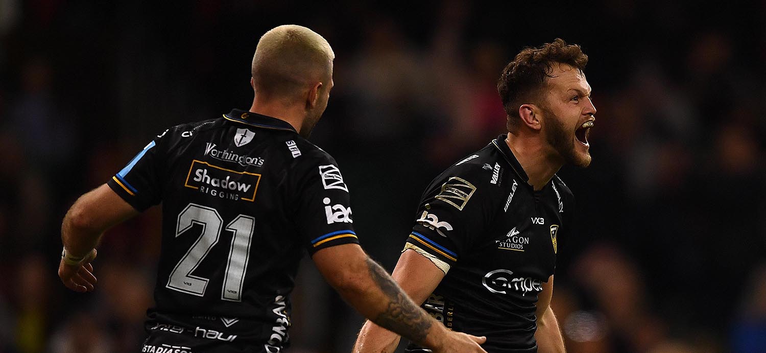 Dragon News : Ruthless Dragons delight Flanagan