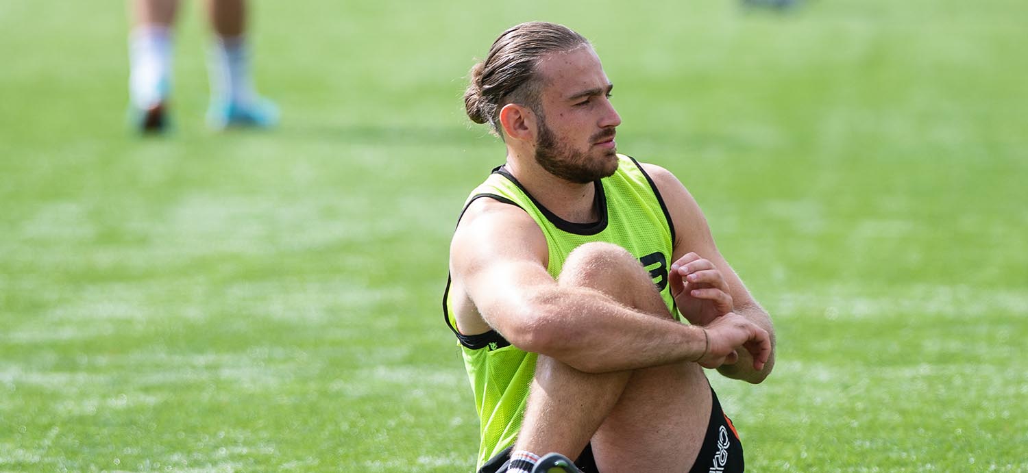 Dragon News : Clark makes Cardiff loan move