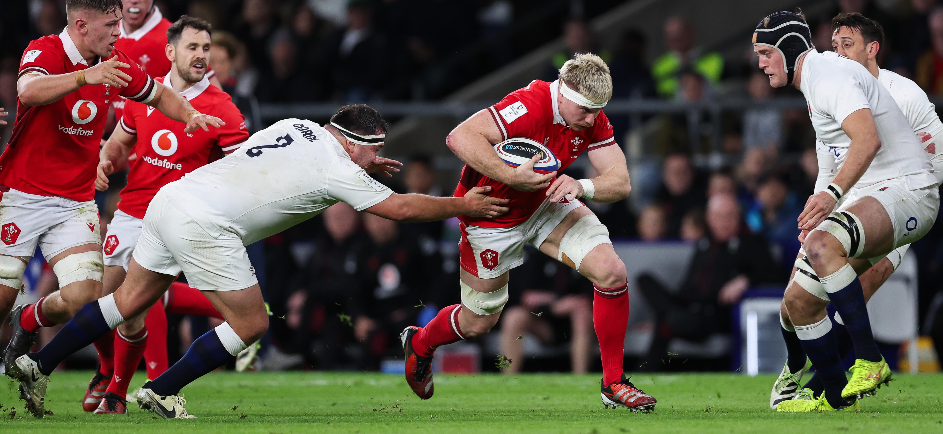 Dragon News : Wales pipped by England as Dragons impress