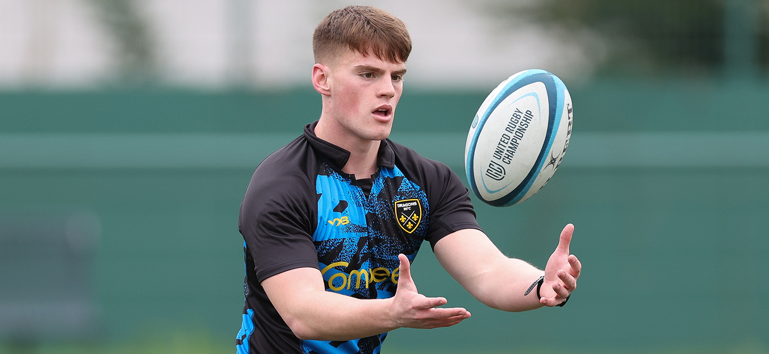 Dragon News : Lloyd agrees new Dragons terms