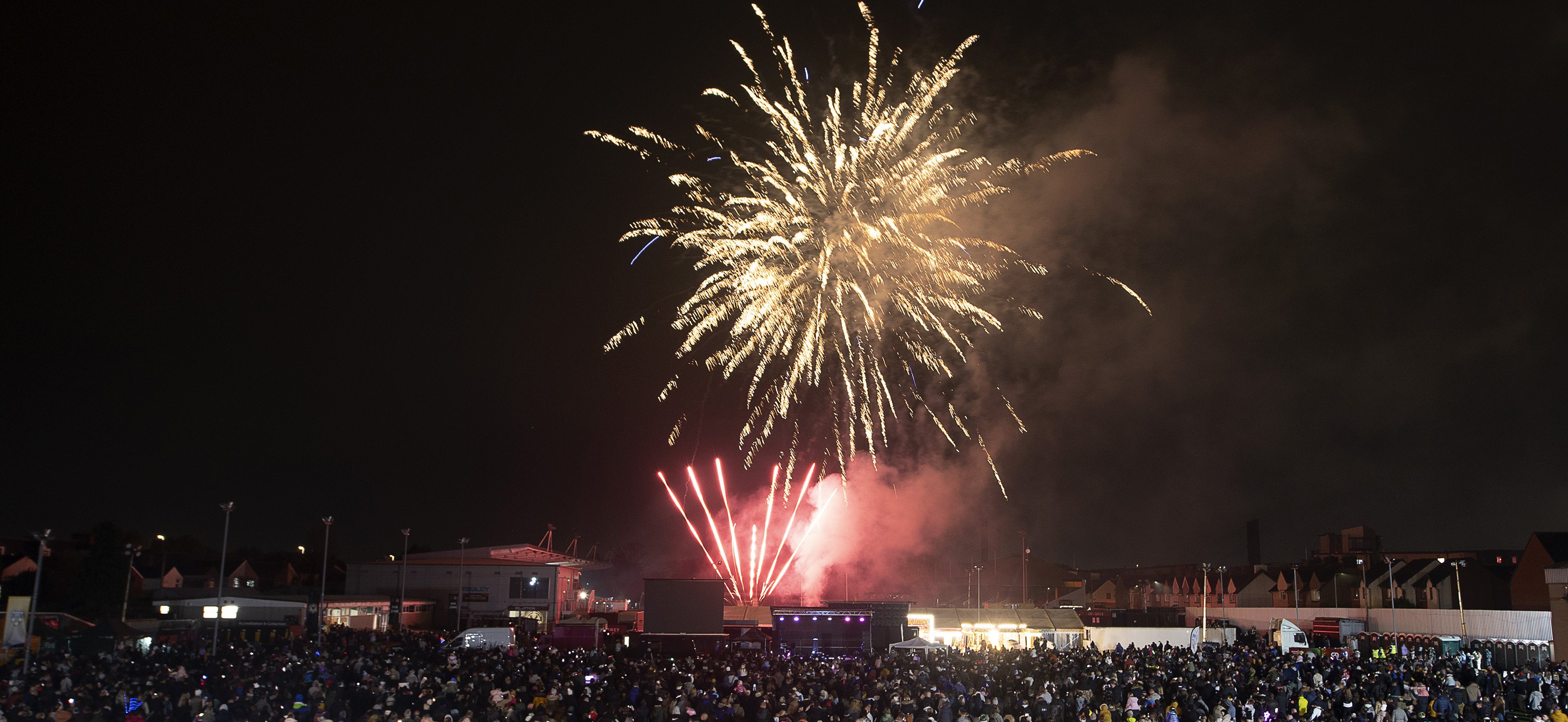 Dragon News : Fireworks on Parade '25: Your guide to timings!