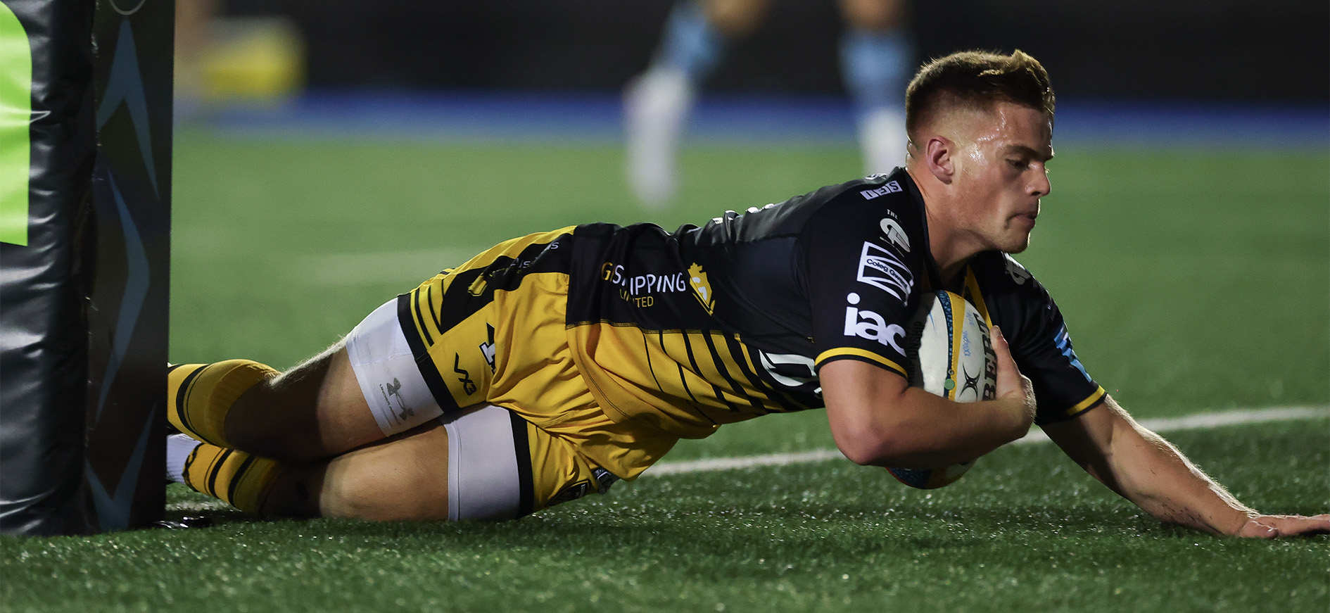 Dragon News : Lloyd celebrates first Dragons score