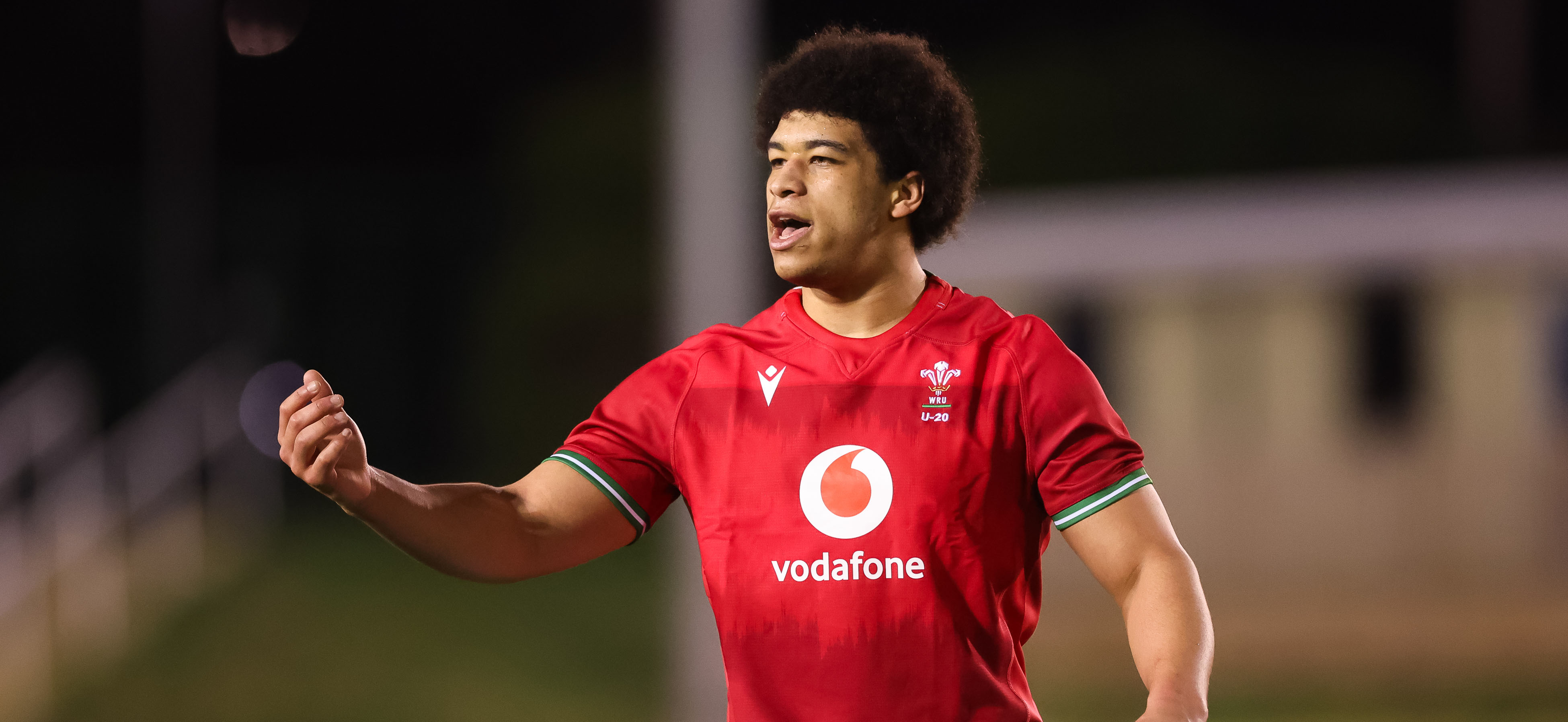 Dragon News : Talented young prop Morris signs deal