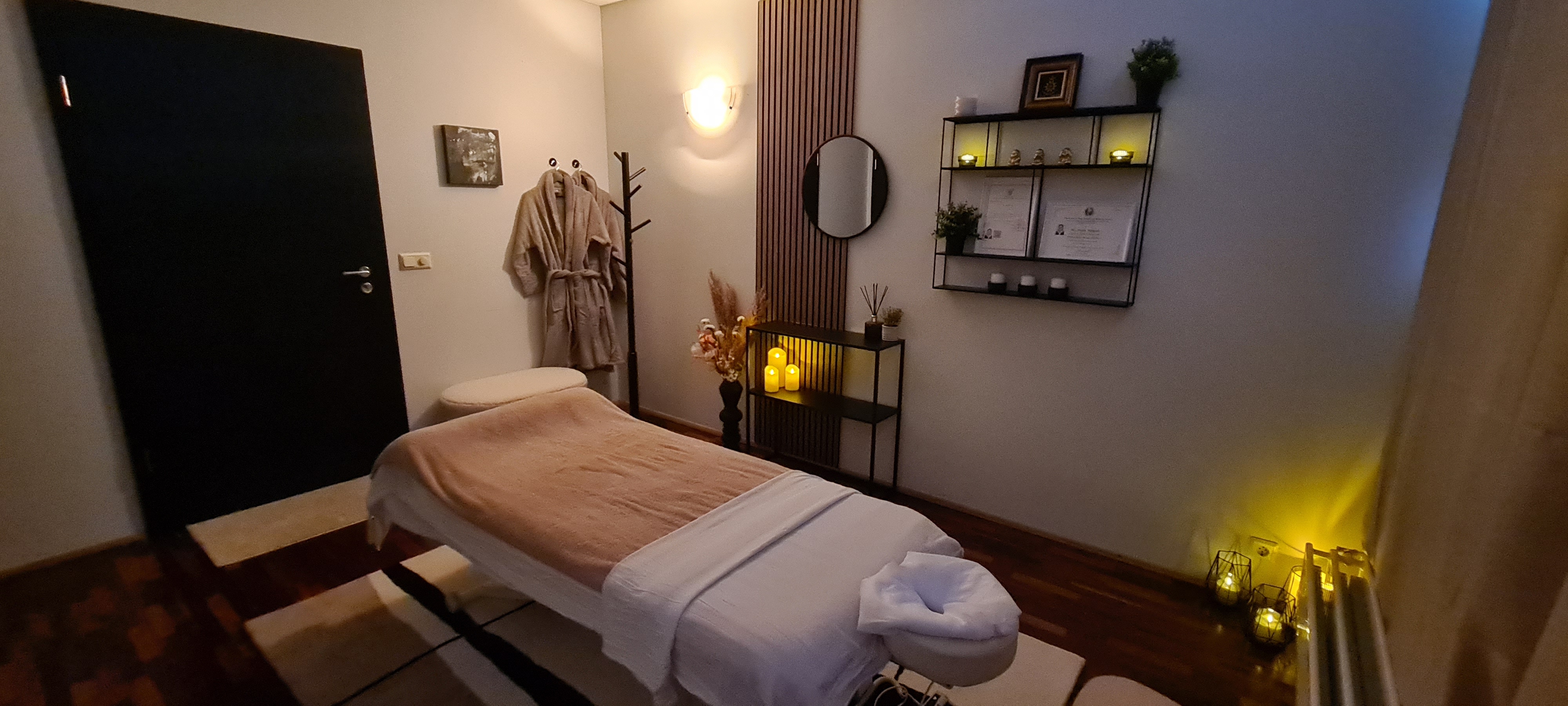 Nudd hjá Nan - Book online with Noona