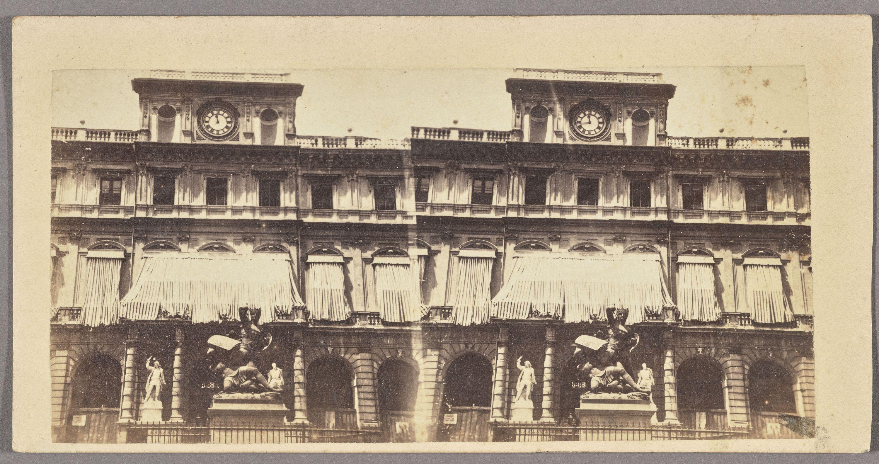 Sammlung | Palazzo di Città (Palazzo Civico) in Turin mit Denkmal für ...