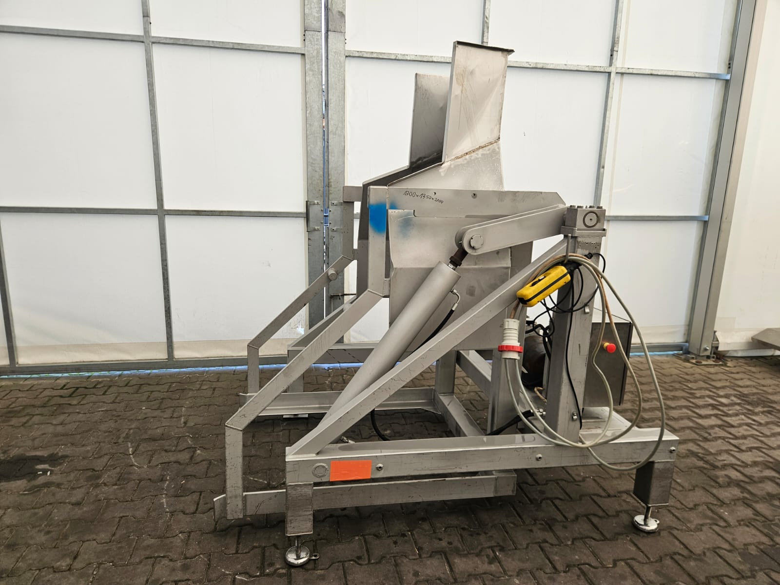 Pallet box tipper - Tippers - Food Machinery Zone