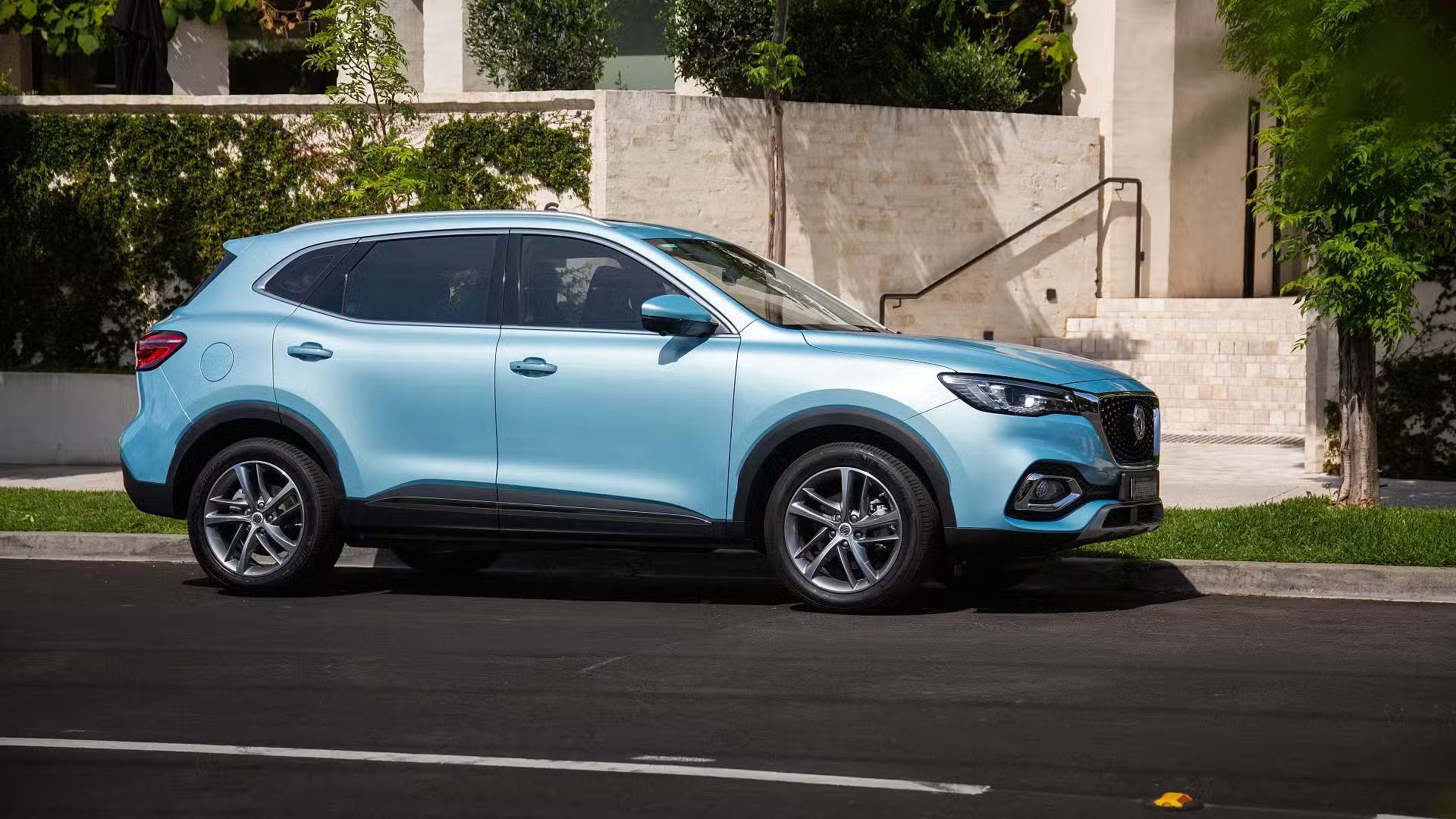 MG HS Plus EV Now Australia's Most Affordable Plug-In Hybrid with ...