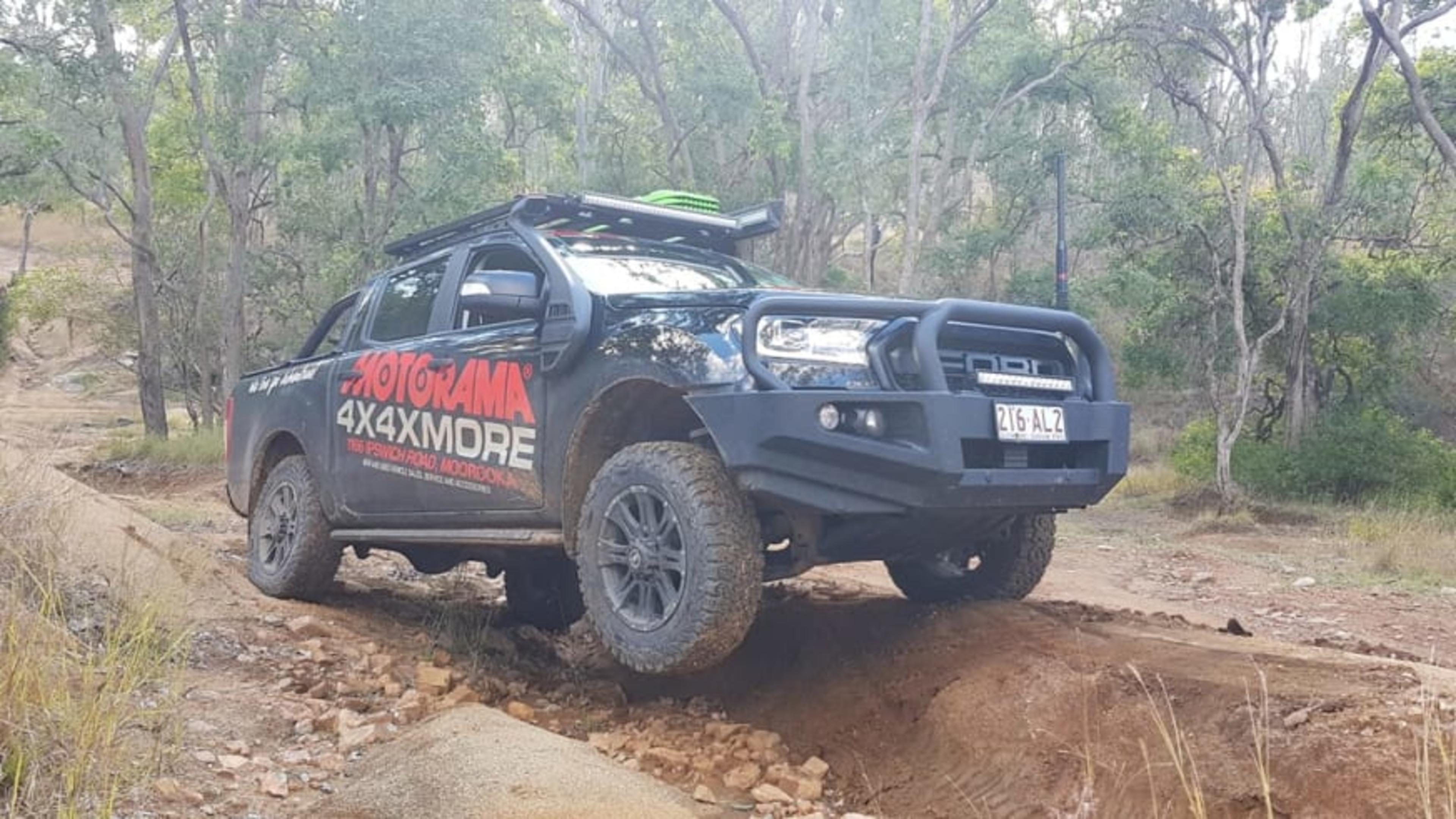 Changing or Repairing a Ute Tyre | Motorama