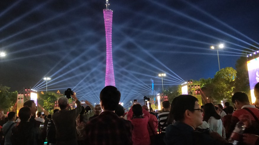 See the Canton Tower Light Show That Attracts Numerous Travellers