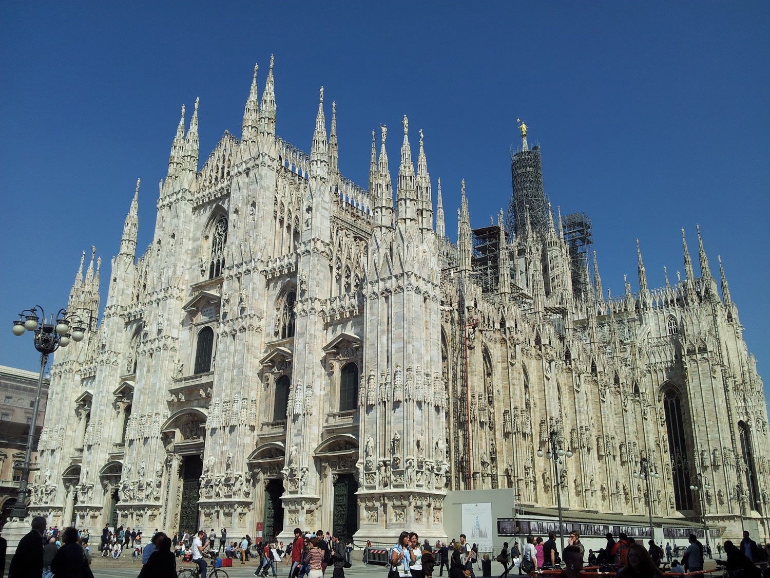 Stroll Through The Historical Landmarks Of Milan - live online tour ...