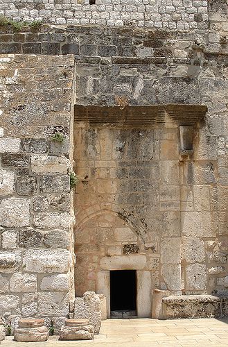 Visit the holy sites of Bethlehem - live online tour from Bethlehem